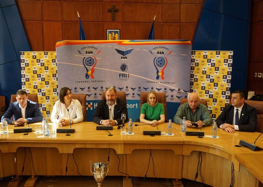 Week-end cu handbal de calitate la Bistrita: Final Four-ul Cupei ...